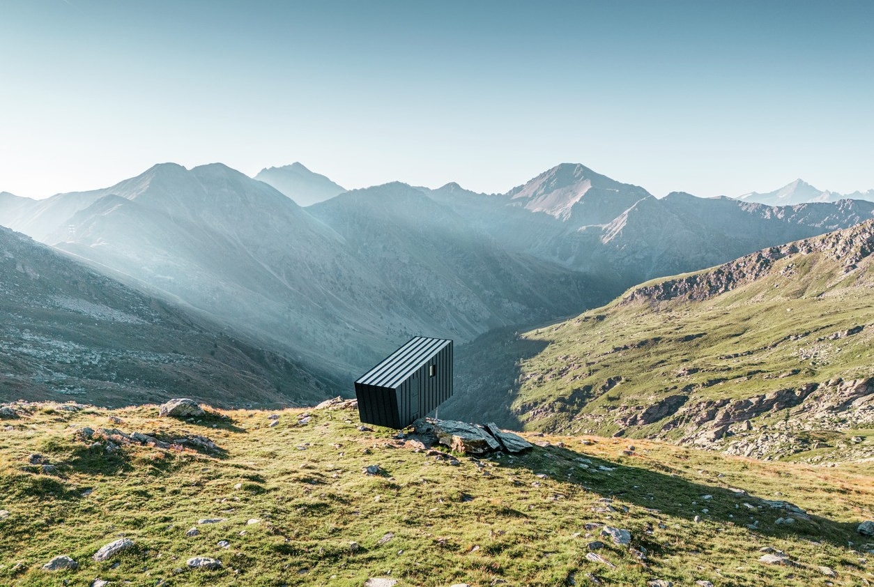 Brédy in acht Teilen